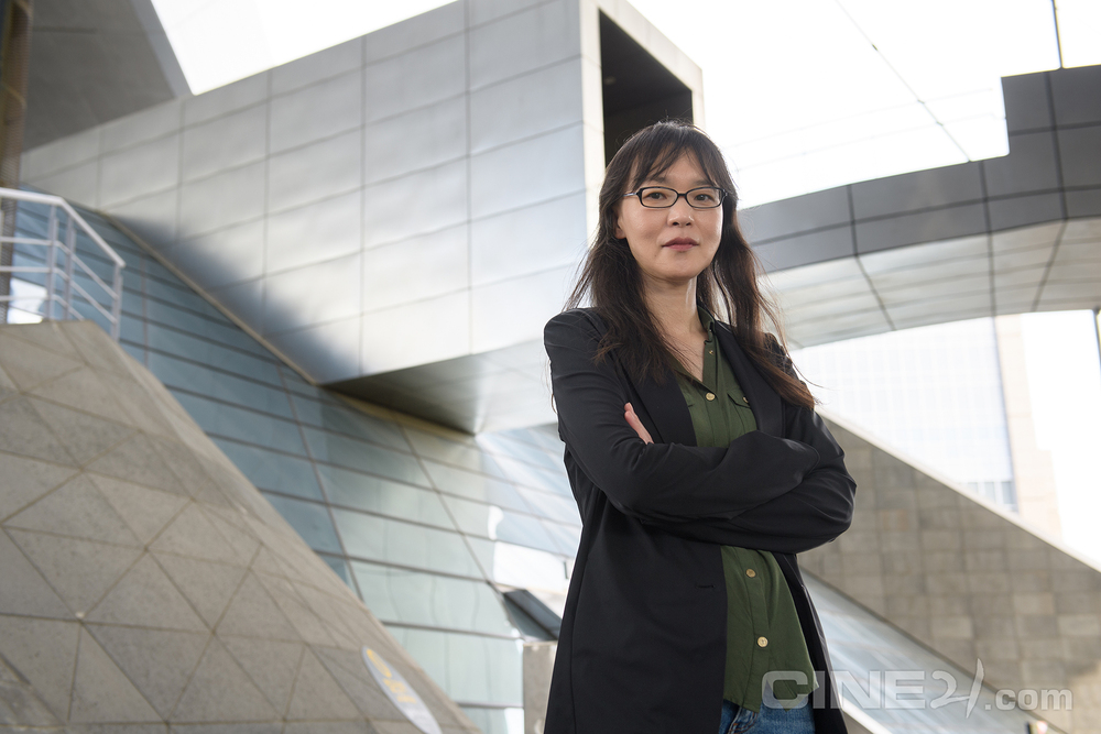 #BIFF 1호 [인터뷰] 강소원 와이드앵글 프로그래머, “상영하고 싶은 다큐멘터리가 넘쳐나는 예외적 한 해”